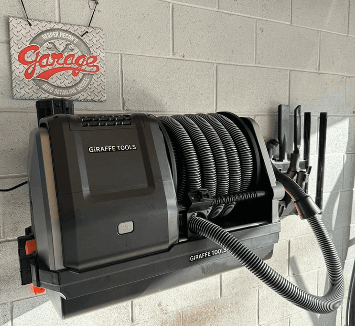 Retractable Garage Vacuum Launch