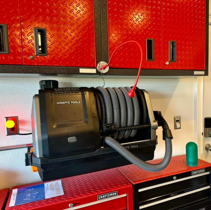 Retractable Garage Vacuum Launch